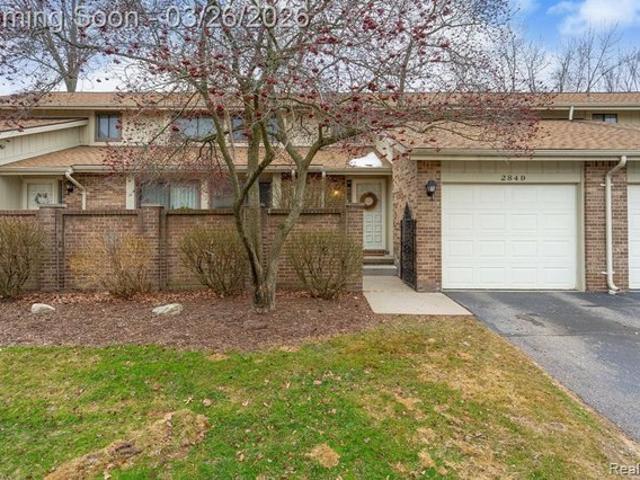 2849 Trailwood Dr, Rochester Hills, MI 48309
