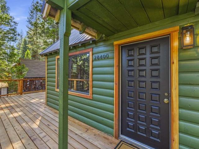 28400 River Dr, Strawberry, CA 95364