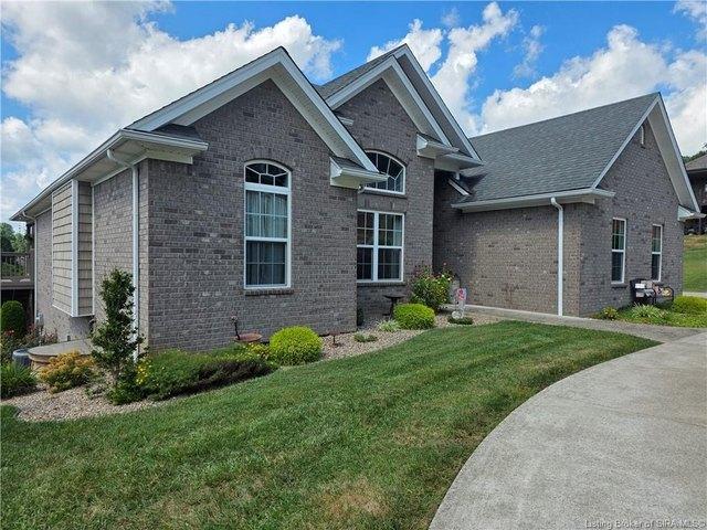 2840 Crescent Hill Dr NE, Corydon, IN 47112