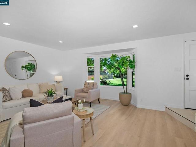 2840 Royal Ann Ln