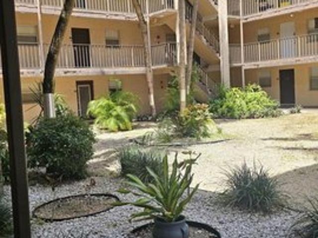 2840 Somerset Dr Apt 418M, Lauderdale Lakes, FL 33311