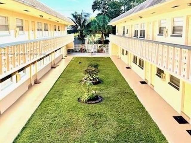 2840 Taylor St #30, Hollywood, FL 33020
