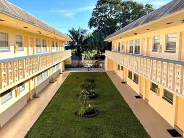 2840 Taylor St #30, Hollywood, FL 33020