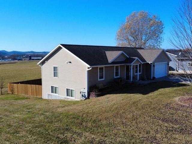 28414 Clary Ln, Richland Center, WI 53581