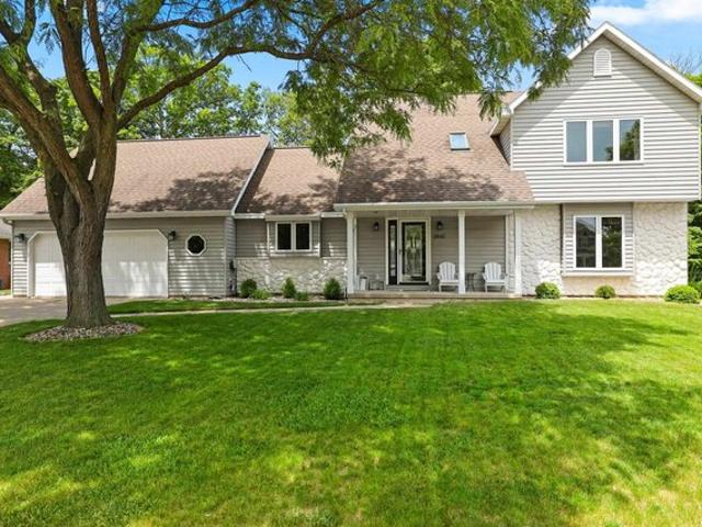 2841 Mayflower Rd, Green Bay, WI 54311