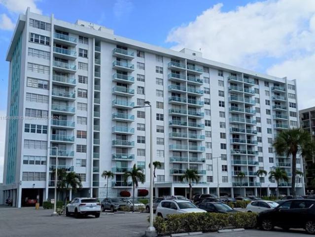 2841 NE 163rd St #214, North Miami Beach, FL 33160