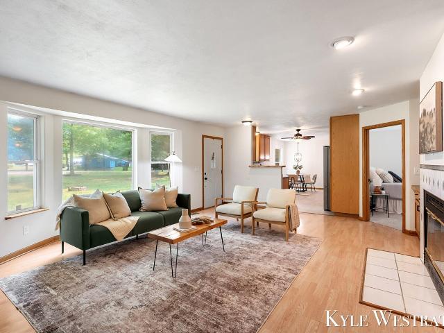 2841 W 92nd