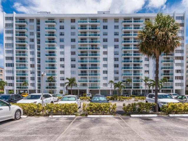 2841 163rd St NE #514, North Miami Beach, FL 33160