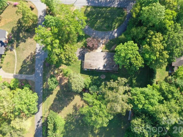 2842 Dogwood Drive