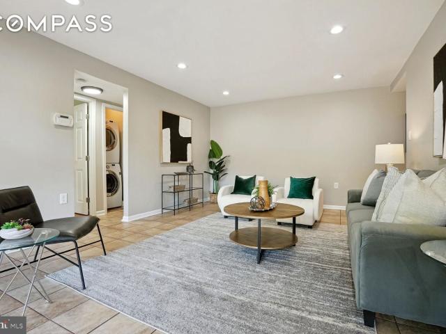 2842 Dover Ln 103, Falls Church, VA