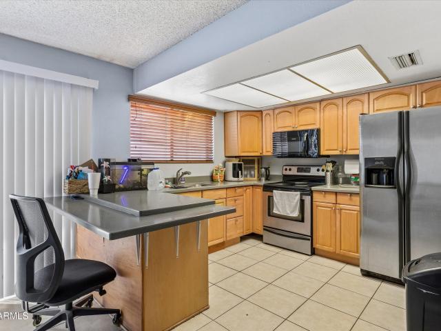 2842 E BECK Lane # 4
