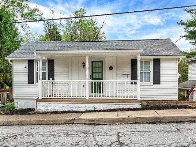 2842 Italy Rd, Export, PA 15632