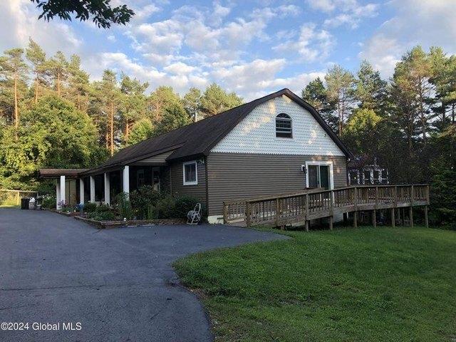 2842 Plank Rd, Mineville, NY 12956