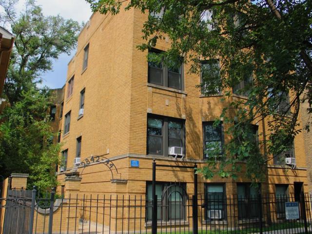 2842 W. Fletcher 1N