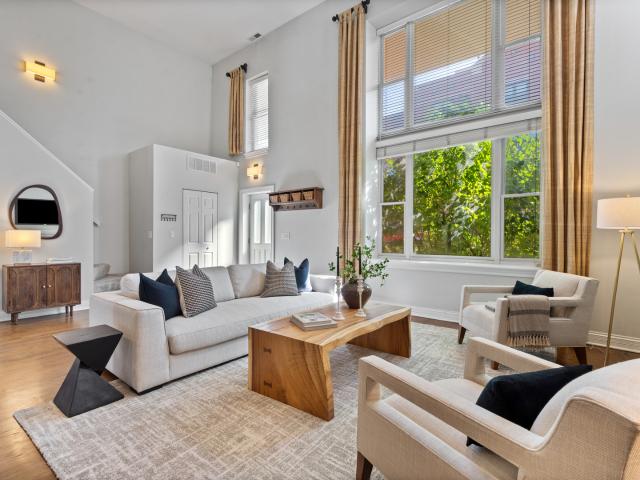 2843 N Lincoln Avenue # 103