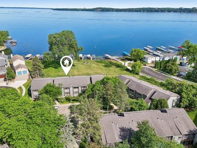 2843 Century Harbor Rd Apt 4, Middleton, WI 53562