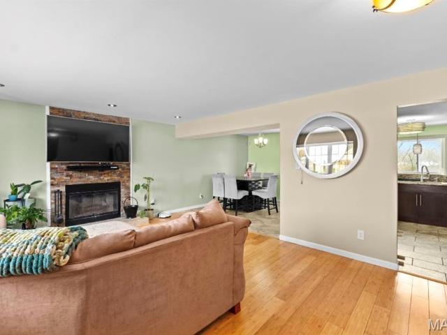 2843 Chapel View Dr, Florissant, MO 63031 | MLS #25079 | Compass