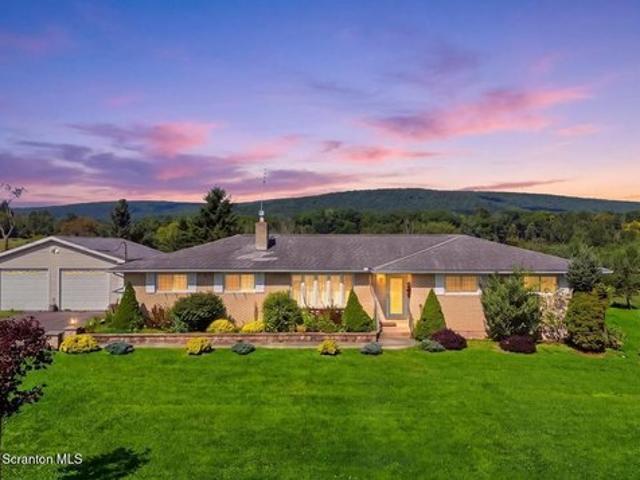 2843 Easton Tpke, Waymart, PA 18472