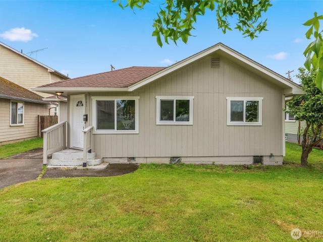 2843 Hemlock Street