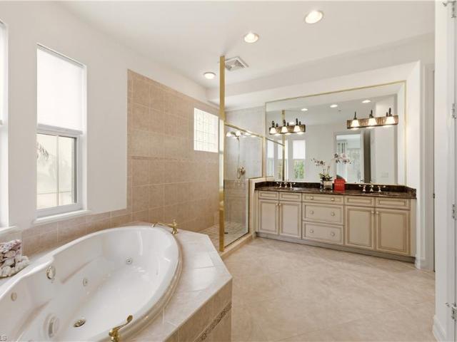 2843 Tiburon Blvd E, Unit 7102, Naples, FL 34109 | MLS #225070