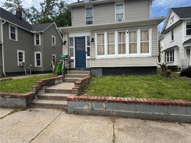 284 3rd St NW, Barberton, OH 44203