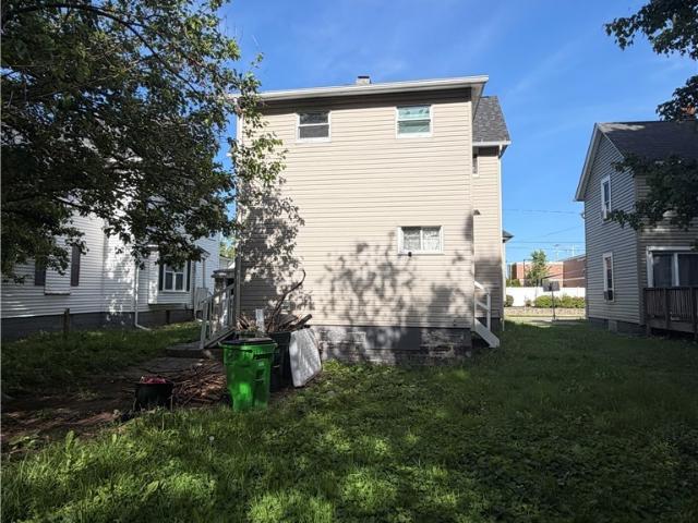 284 3rd Street NW