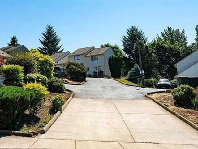 284 College Dr NW, Salem, OR 97304