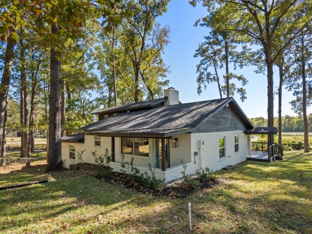 284 Hackberry St, Trinity, TX 75862 | MLS #41098 | Compass