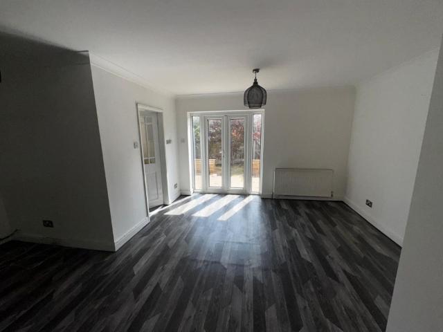 284 Henwood Road, Wolverhampton, WV6 8NZ