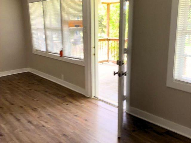 284 Lee Rd 551