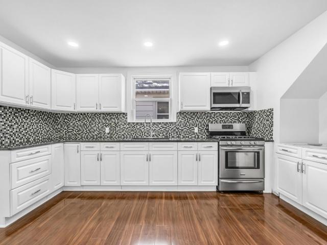 284 Macarthur Ave # 2
