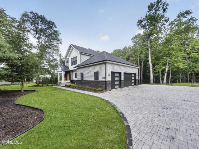 284 Middle Road