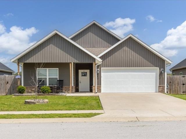 284 Miles Ave, Gentry, AR 72734