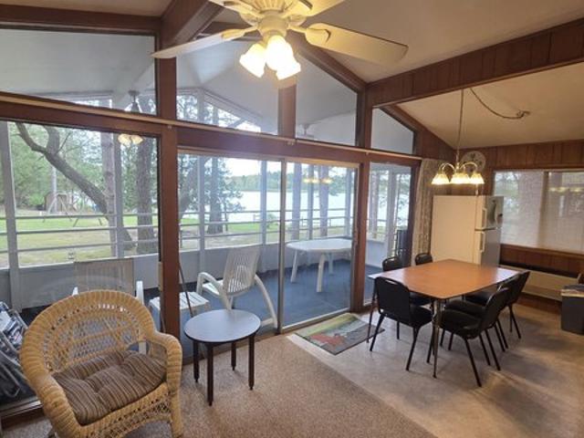 284 S Parker Lake Rd, Oxford, WI 53952