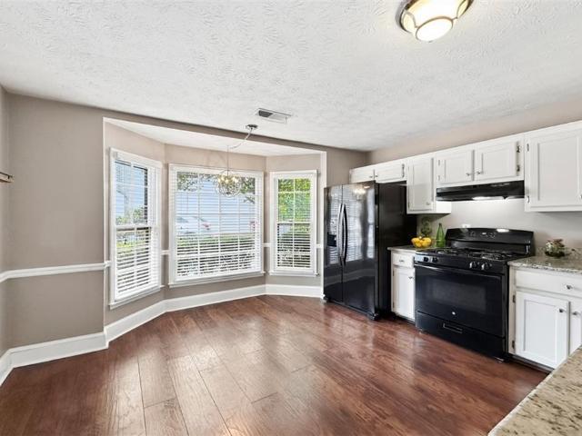 284 Shaded Oaks Lane SE