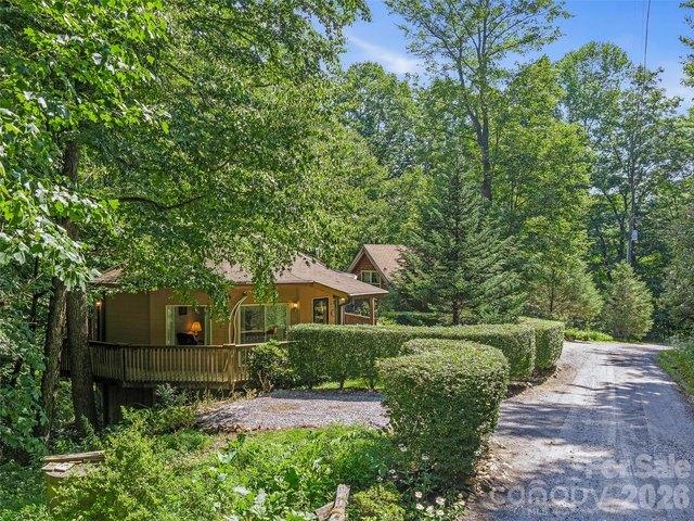 284 Simmons Ridge Rd, Bakersville, NC 28705