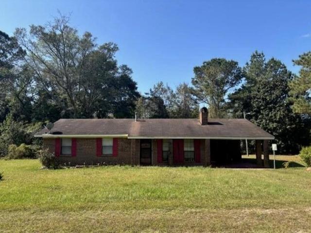284 Sunset Rd, Mount Olive, MS 39119