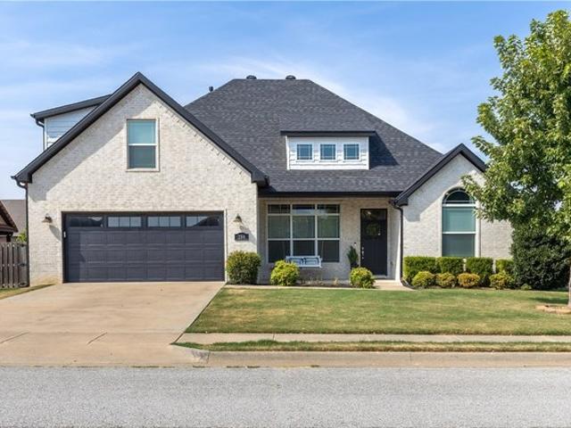 284 Ranalli Ave, Tontitown, AR 72762