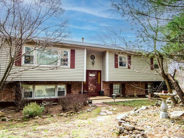 284 Ridge Rd, New City, NY 10956