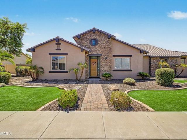 2855 E Warbler Rd, Gilbert, AZ 85297