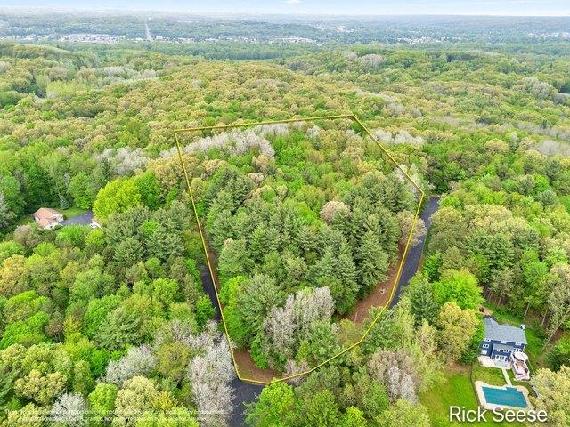 2855 Gulliford Dr SE, Lowell, MI 49331