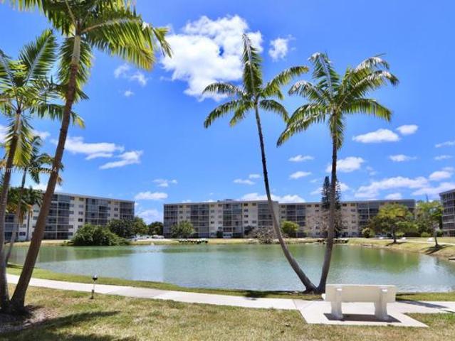 2855 Leonard Dr #H512, Aventura, FL 33160