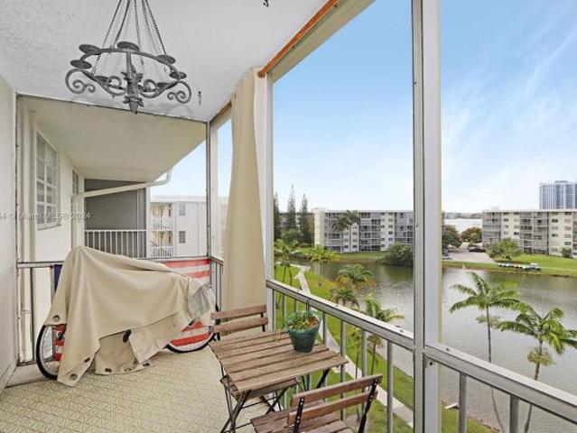 2855 Leonard Dr #H610, Aventura, FL 33160