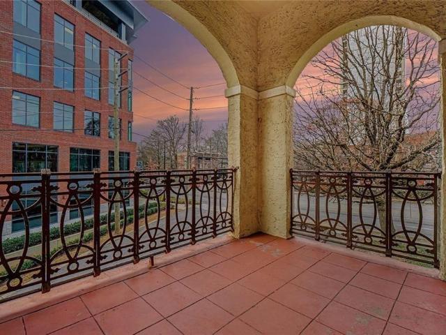 2855 Peachtree Road NE 201