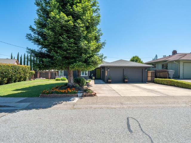 2855 Shasta Street
