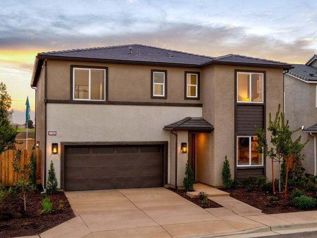 2856 E Veranda Dr, Fresno, CA 93730