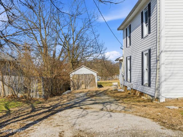 2858 Hillspring Rd