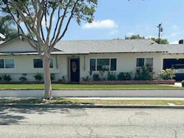 2858 Kadota Street