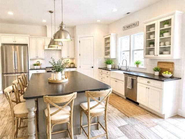 2858 SE Falcon View Drive
