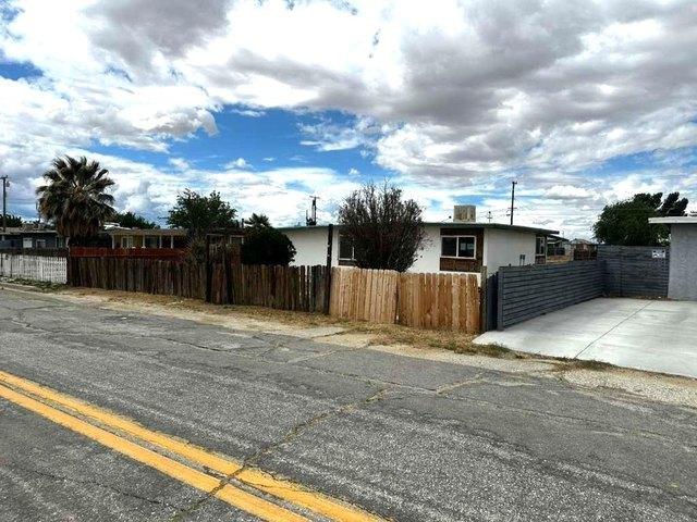 2859 Laurel St, Rosamond, CA 93560
